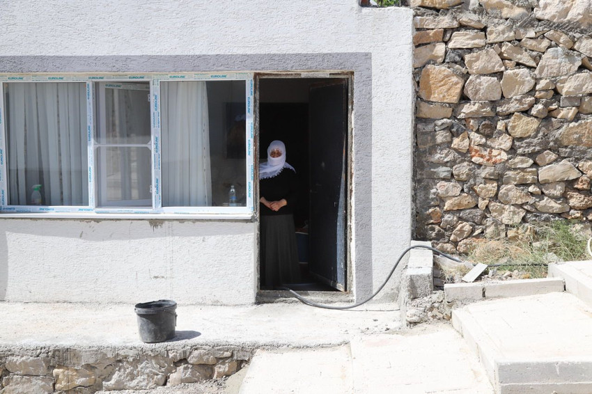 Kürekli saldırıya uğrayan annenin rampa talebini Belediyesi yerine ...